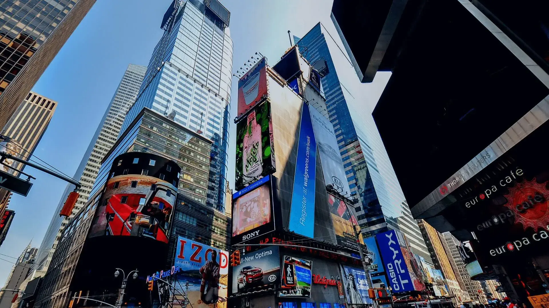 Key Digital Signage Trends for 2024 | POND IoT